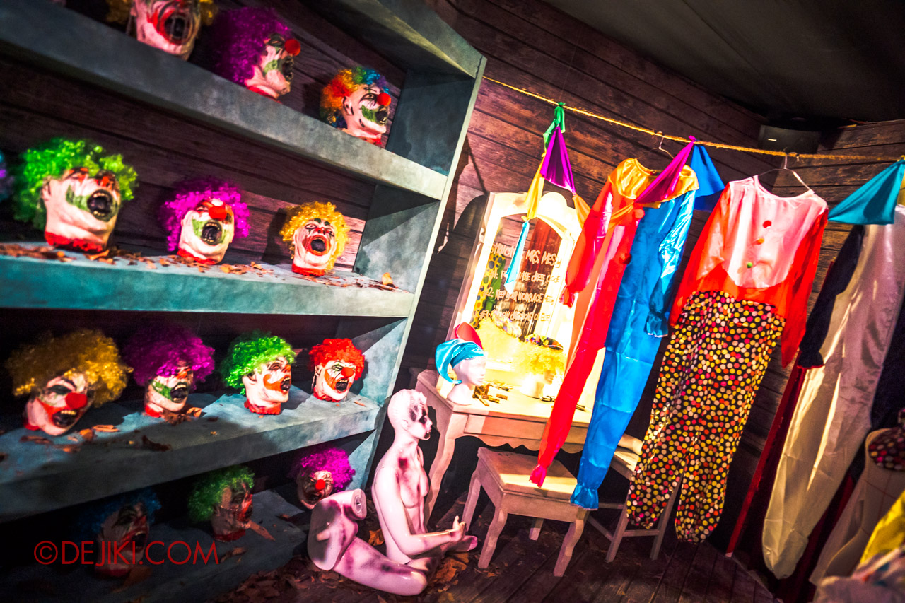 Twisted Clown University at USS Halloween Horror Nights 9 | Dejiki.com
